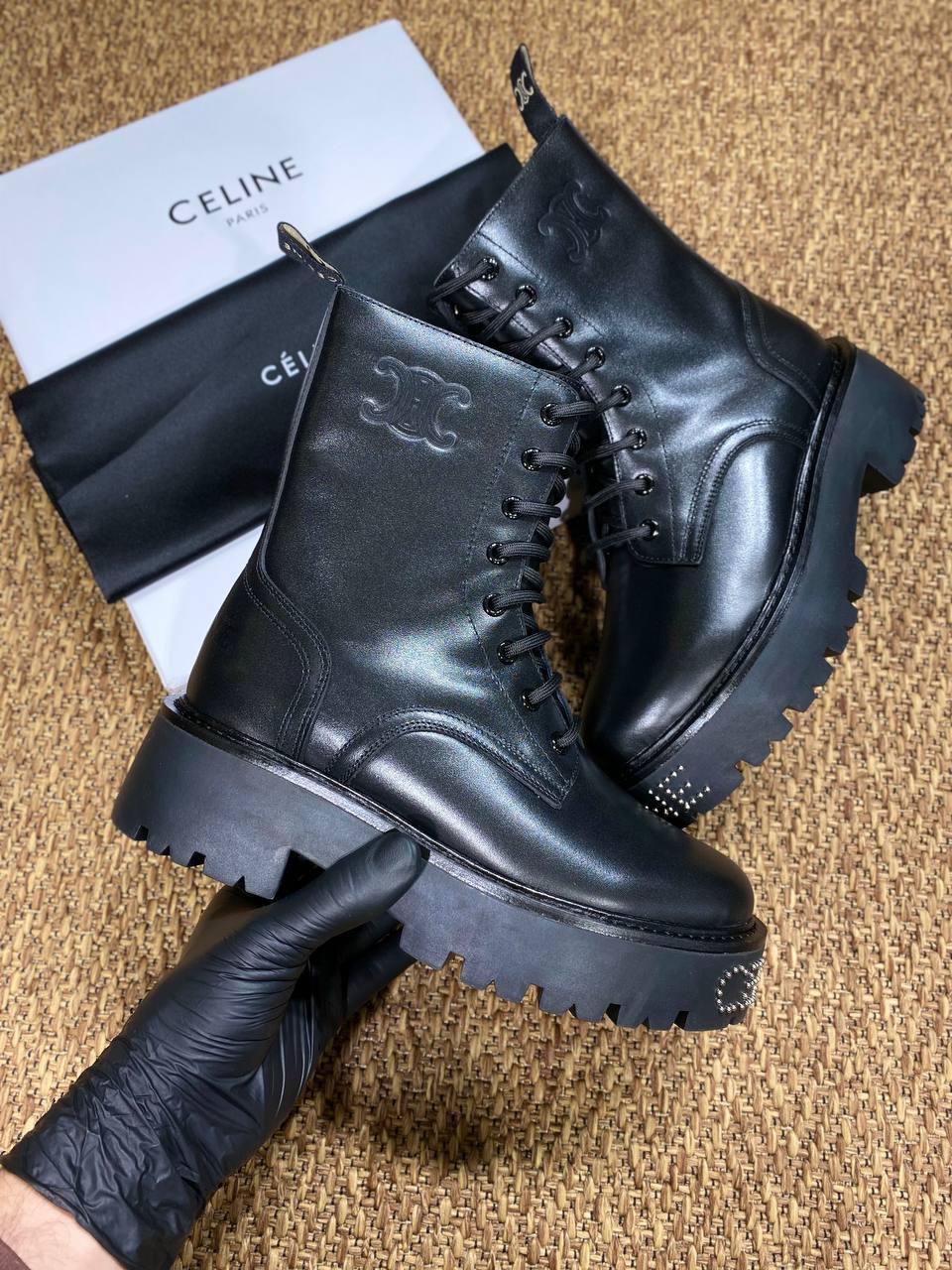 celine bot siyah zimba yazi detayli