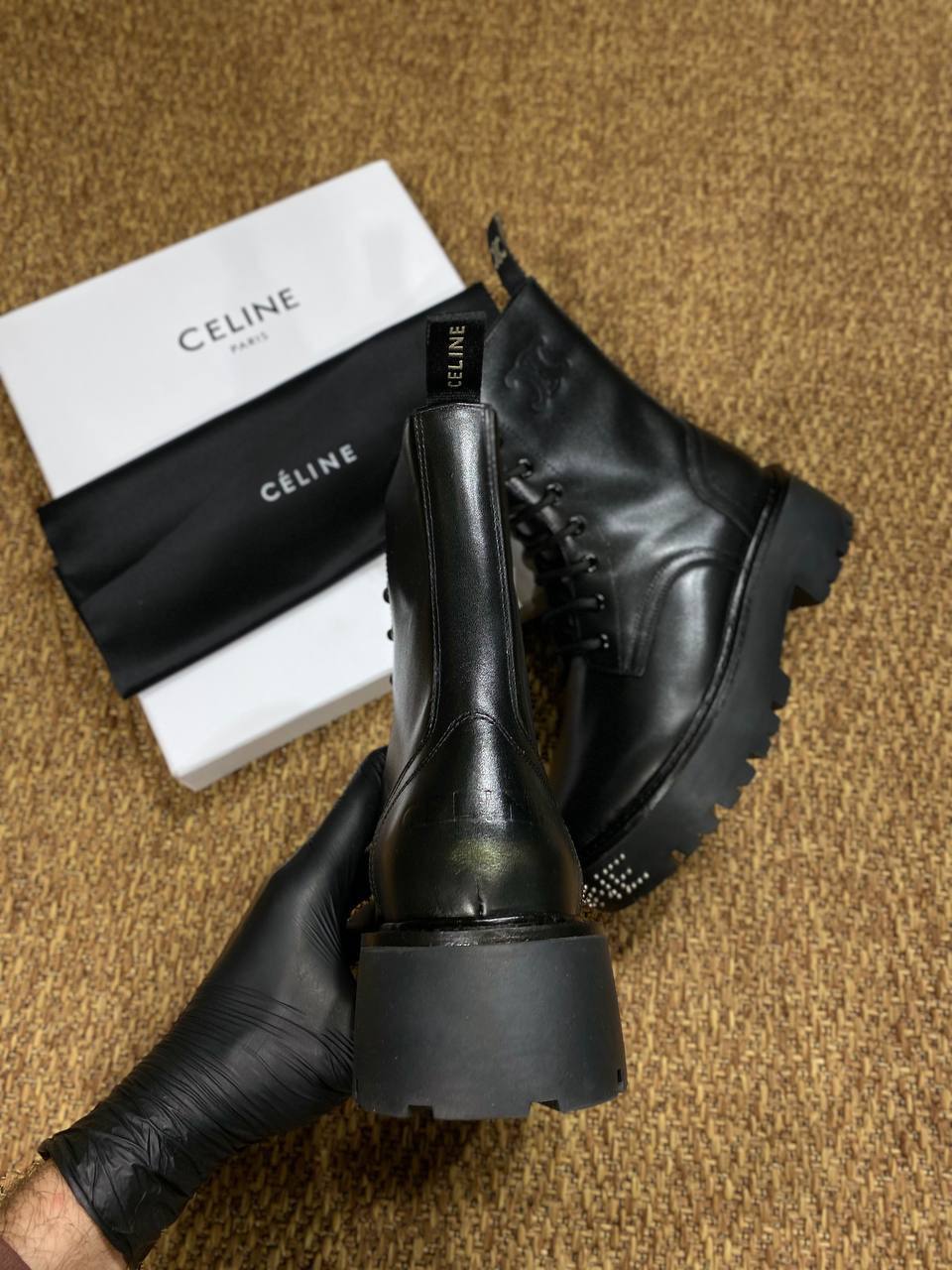 celine bot siyah zimba yazi detayli