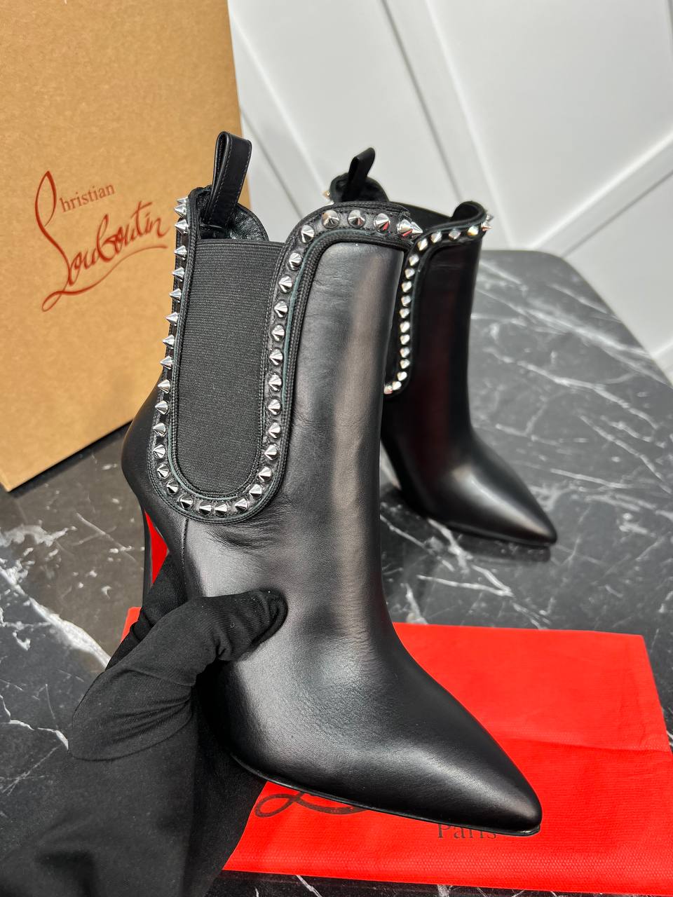 christian louboutin ayakkabi bot siyah sivri burun zimbali