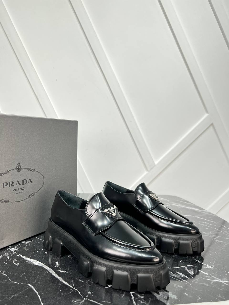 prada bot siyah satin