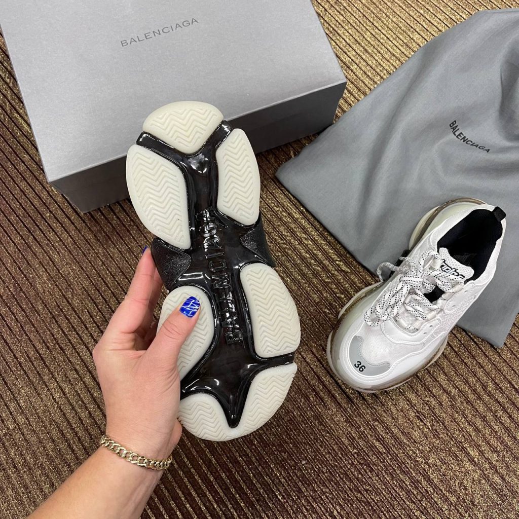 balenciaga ayakkabi triple beyaz siyah seffaf taban